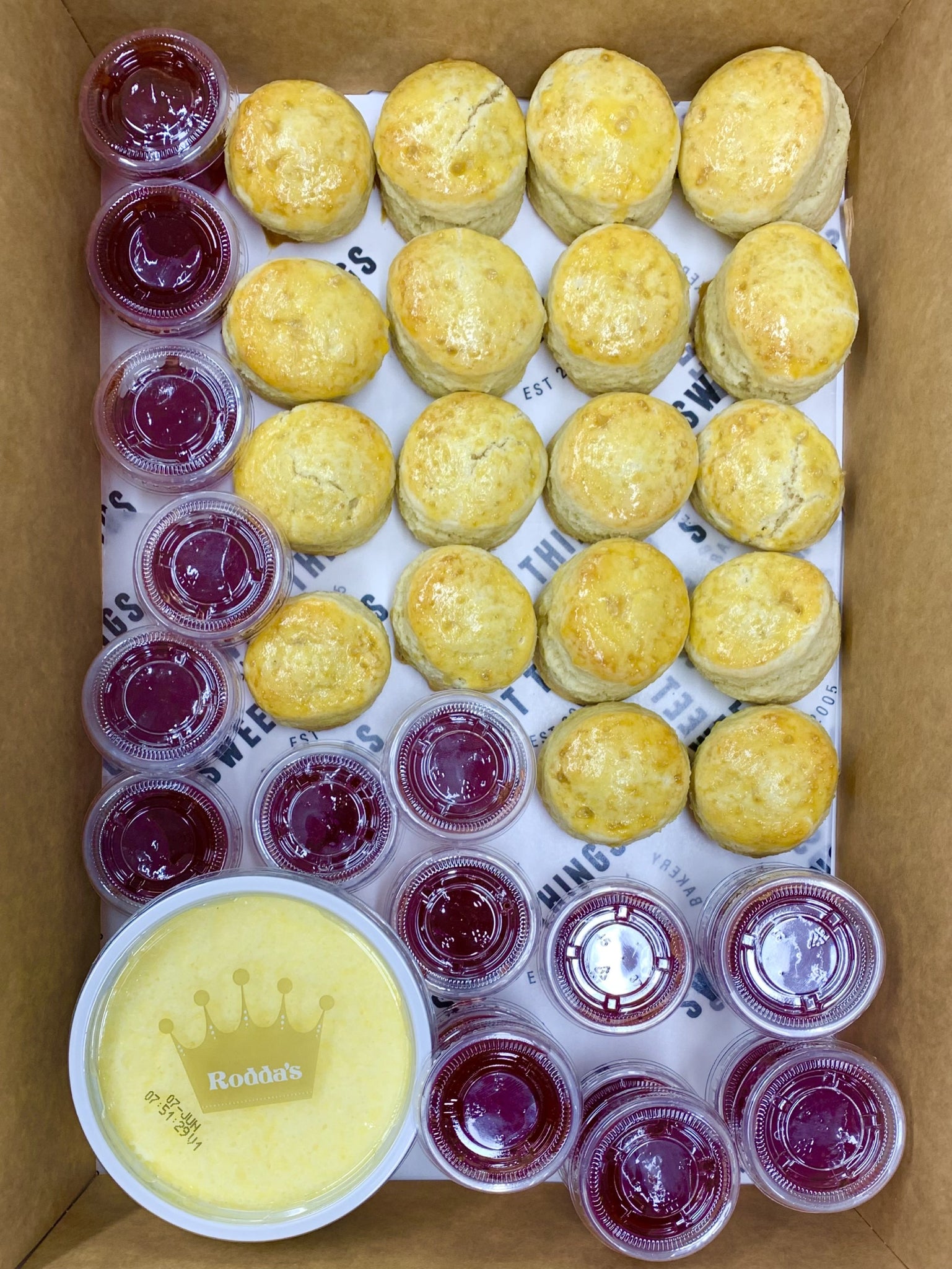 18 Mini Scones – Sweet Things Café Bakery